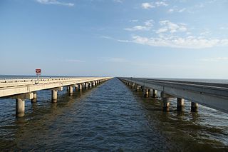 Causeway Bridge History, Construction & Significance | Study.com