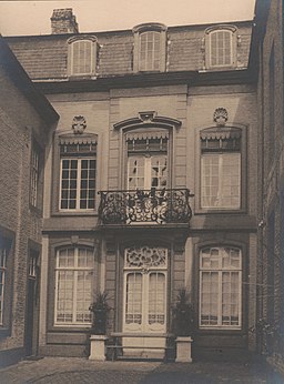 Mullion Window History, Design & Appearance - Lesson | Study.com