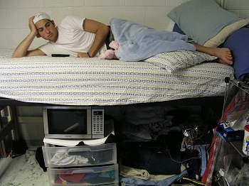 5 Things All College Freshmen Need For Their Dorm Rooms | Study.com