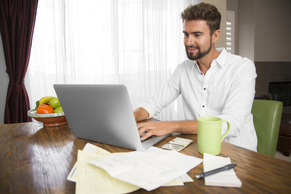 How Does Online Community College Work? | Study.com