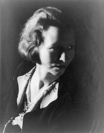 First Fig by Edna St. Vincent Millay | Summary, Analysis & Themes ...