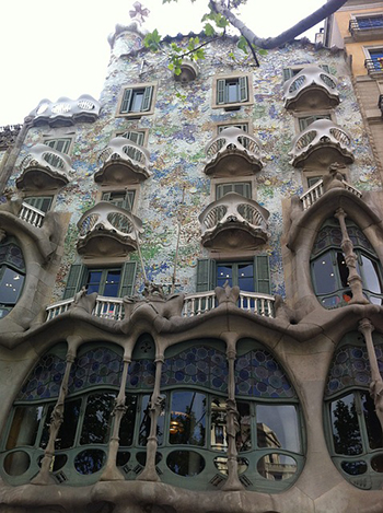 A Look At The Complete Works Of Antoni Gaud Gaudi Architecture