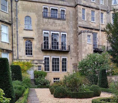 Mullion Window History, Design & Appearance - Lesson | Study.com