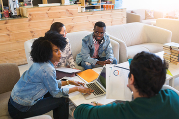 How to Get Leadership Experience While You're Still a College Student ...