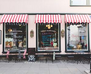 Creating an Appealing Retail Atmosphere: Color, Music & Scent | Study.com